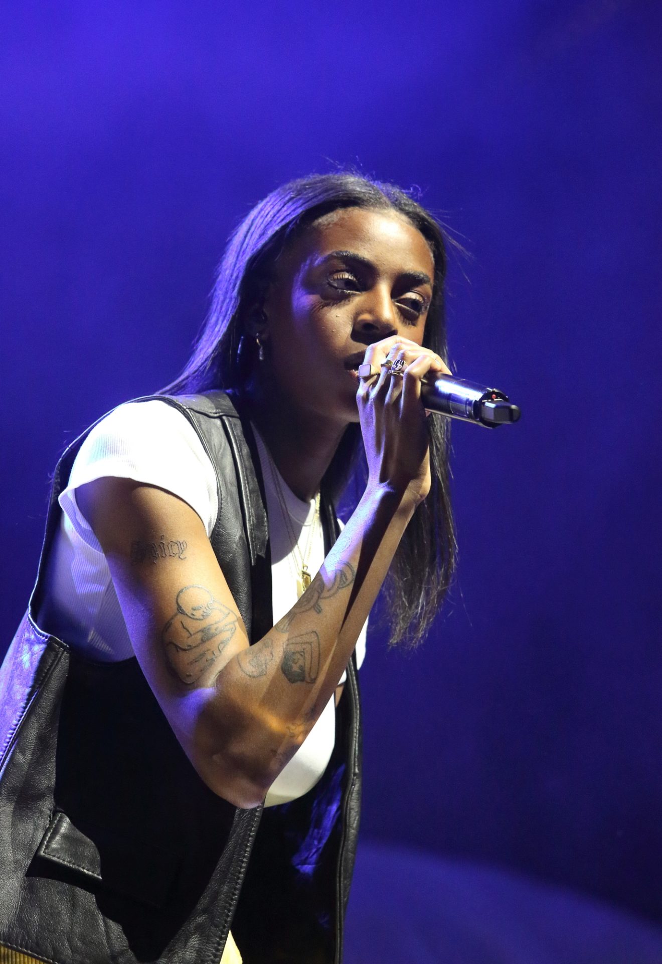 Cat Burns perfoming as the support act to Sam Smith on the Gloria Tour, Dublin 3Arena - Music ...